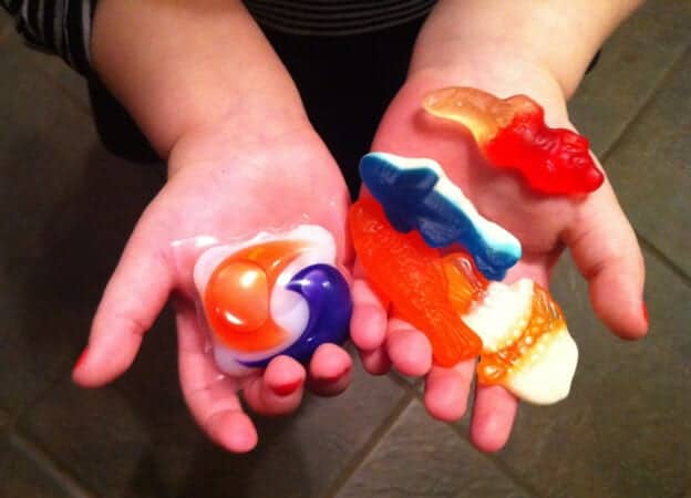 Children Are Burning Their Eyes by Playing with Laundry Pods